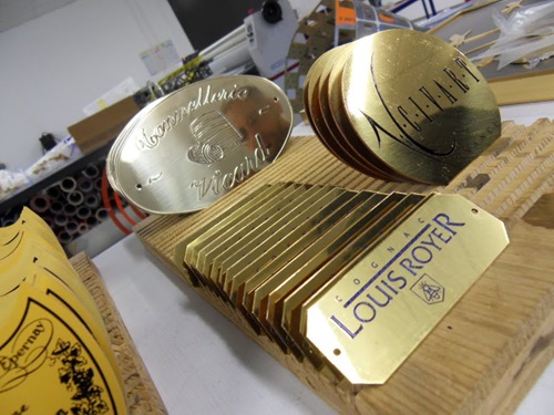 Gravure laser métal : Tauzin Group - Bordeaux